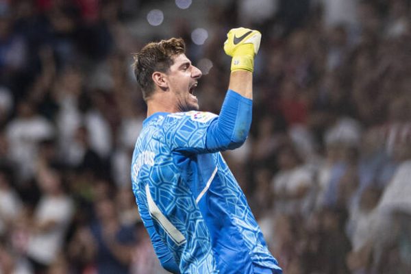 Courtois Vence Troféu Yashin De Melhor Goleiro Do Mundo