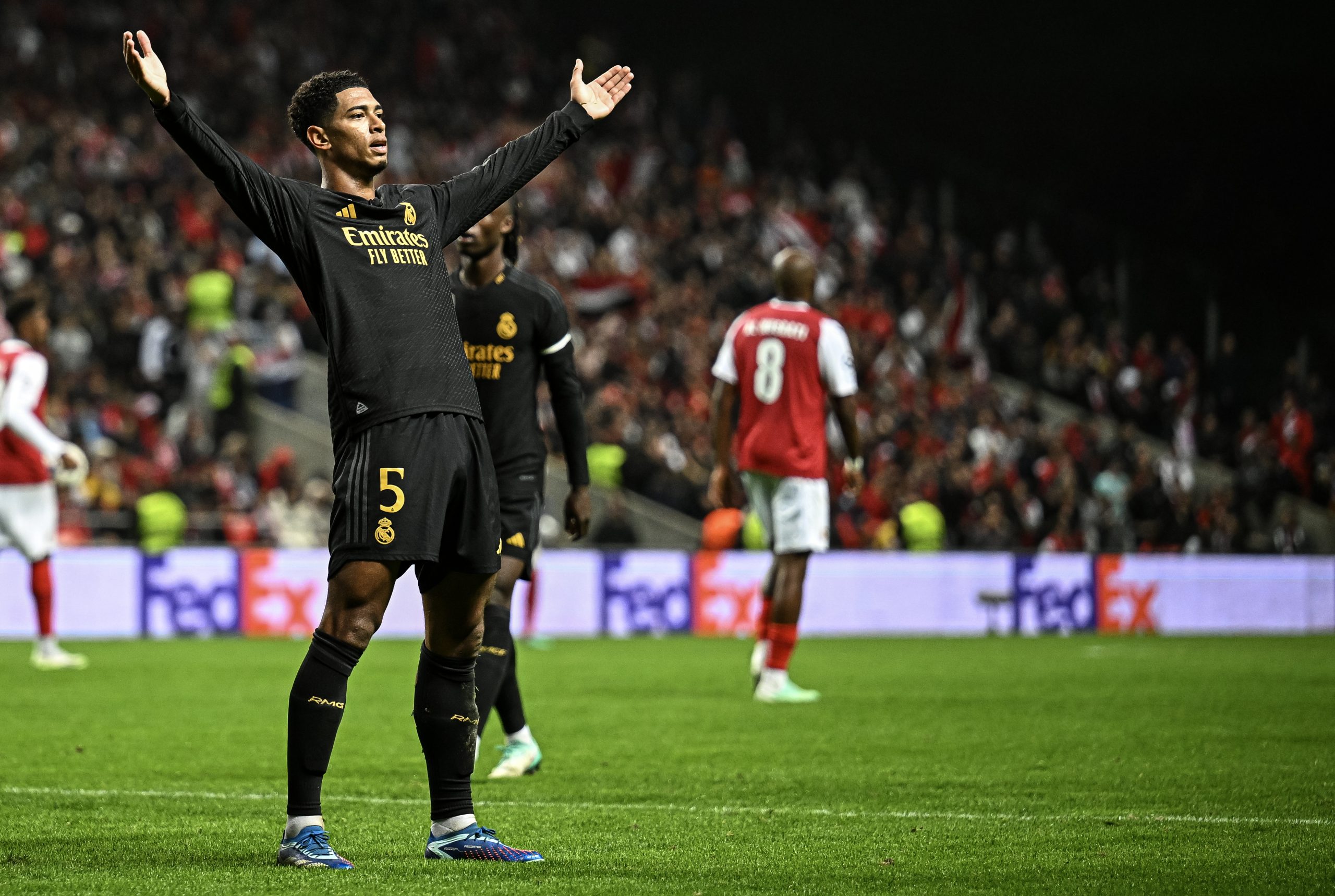 Bellingham lembra 'calma, calma' de CR7: "Imagem icônica"